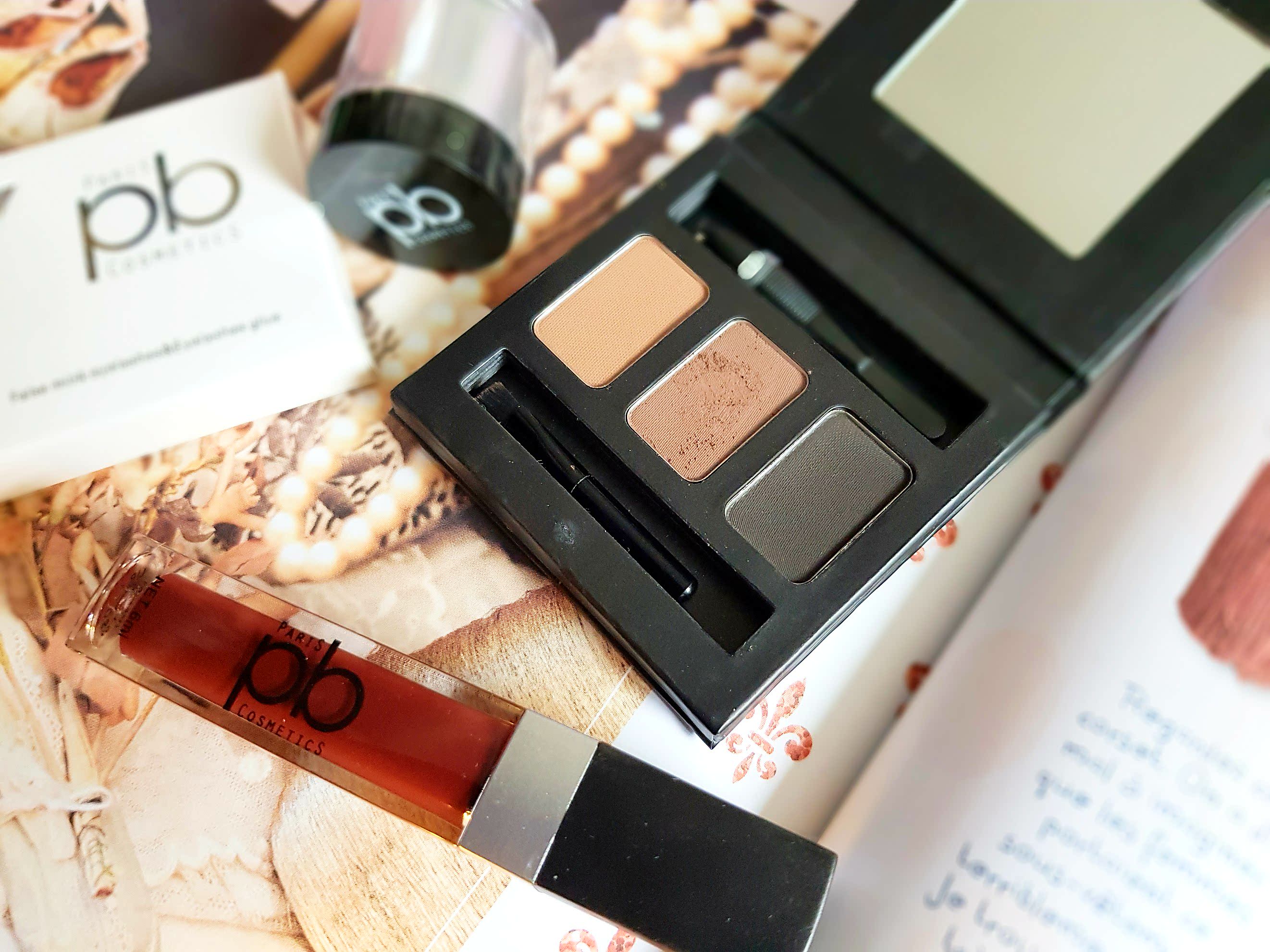 Présentation de produits de make-up Pb Cosmetics